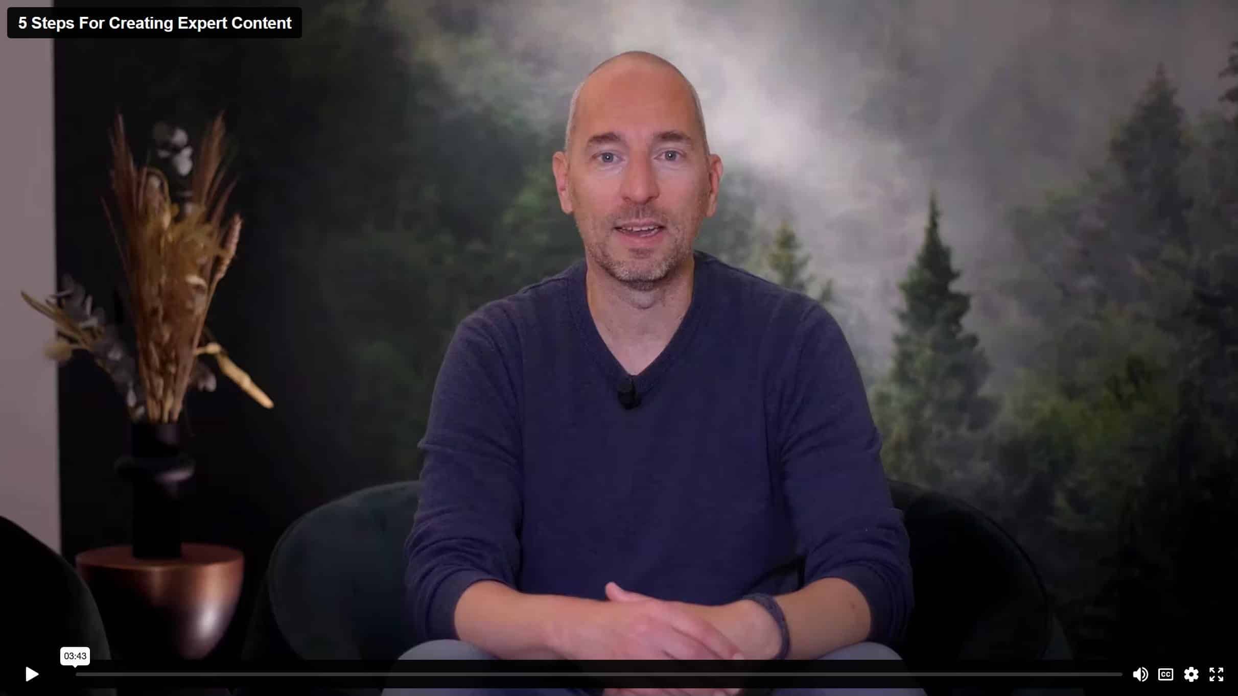 Video Training Expert Content - Maxiality B2B SaaS Authority Marketing